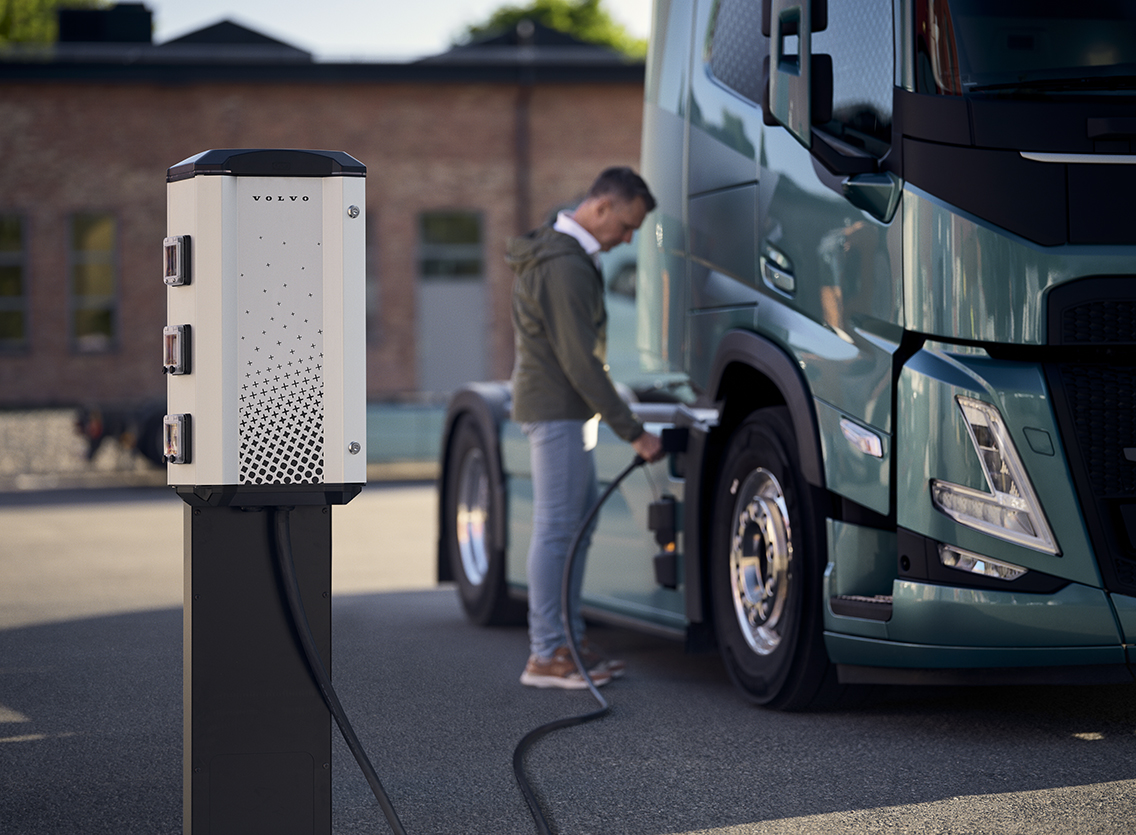 Volvo Introduces Advanced Charging Service for Electric Trucks | Volvo ...
